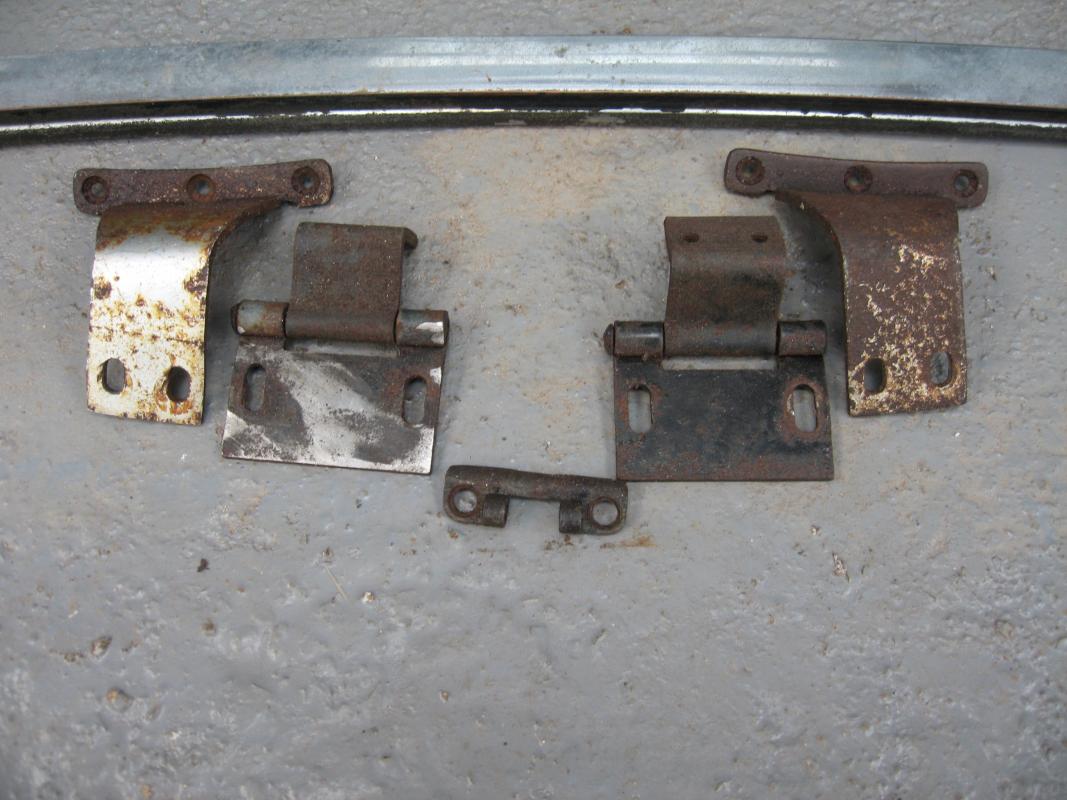 Ford Prefect wind-out windscreen, frame and mechanism