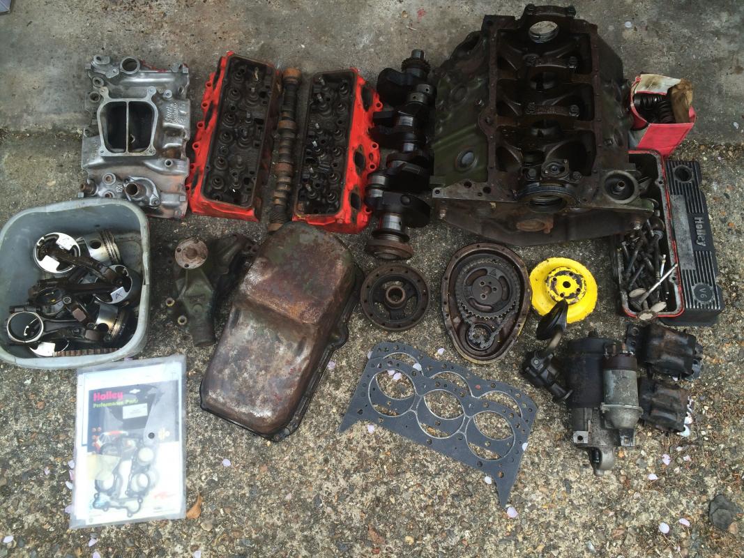 Chevy V6 200ci 3.3L Motor - Nearly Complete - £40