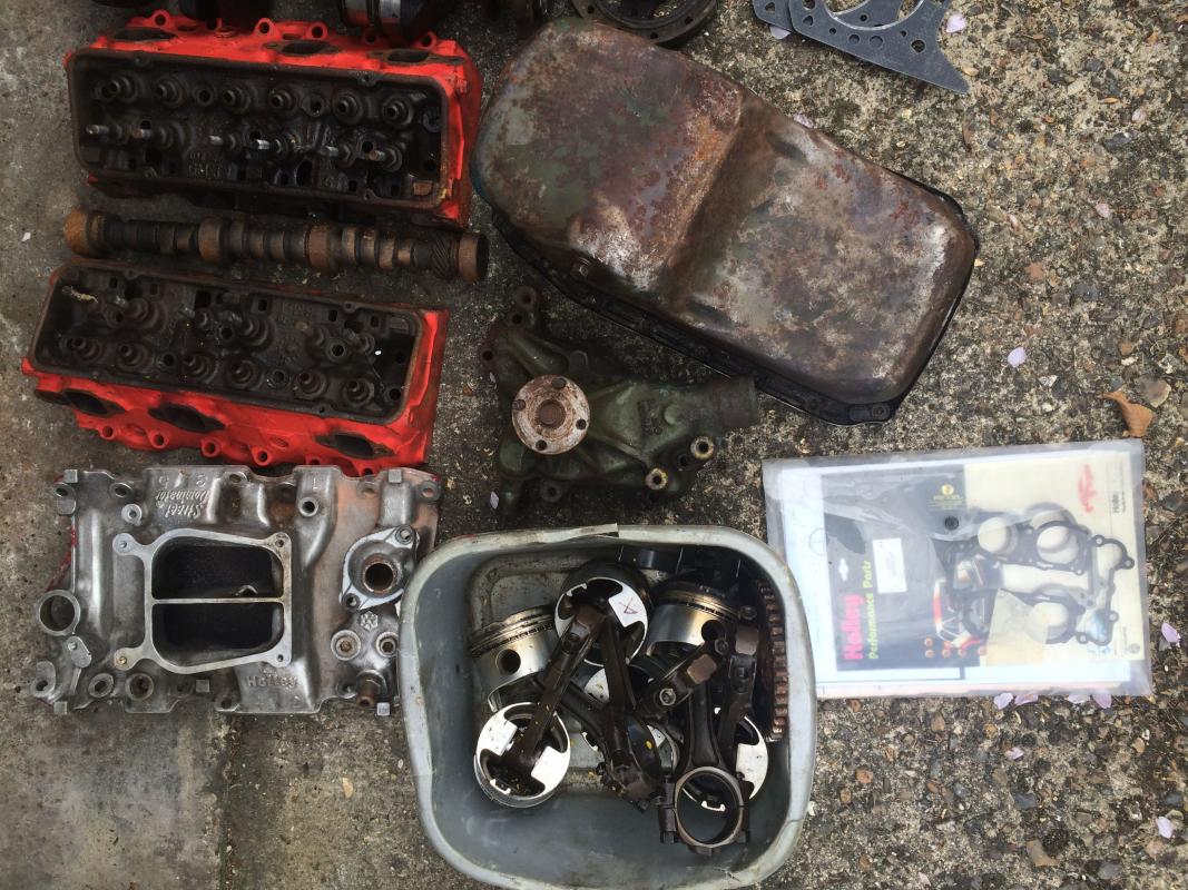 Chevy V6 200ci 3.3L Motor - Nearly Complete - £40