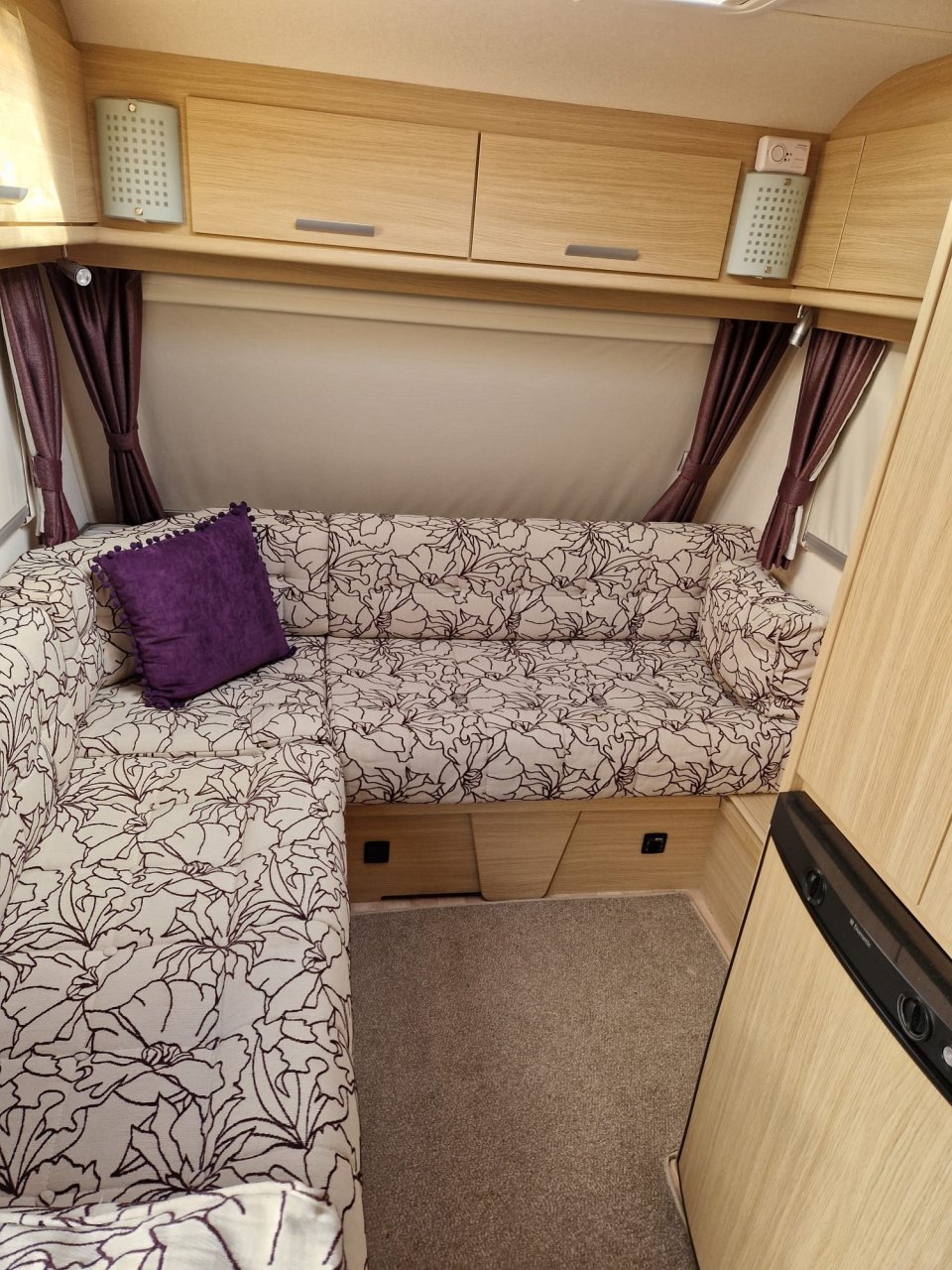 Caravan for sale OFFERS AROUND 9K